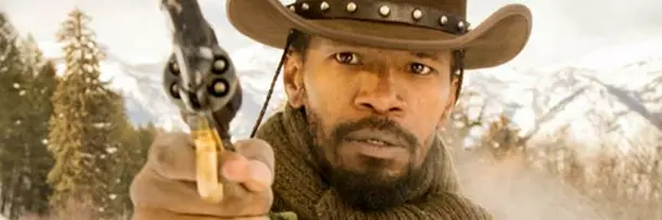 Django pointant son arme