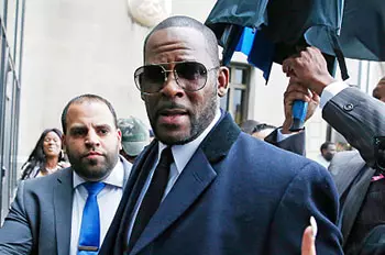 Ki jan medya yo te ka touye karyè R. Kelly de sa gen plizyè dizèn ane