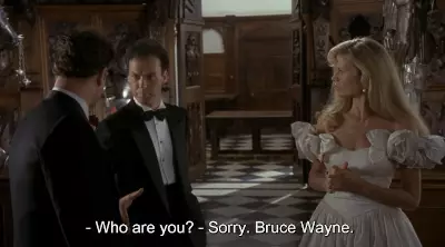 -سىز كىم؟ - كەچۈرۈڭ. Bruce Wayne.