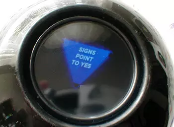 4 Beroepsgevare Stand-up strokiesprente handel oor magic 8ball sê tekens dui op ja