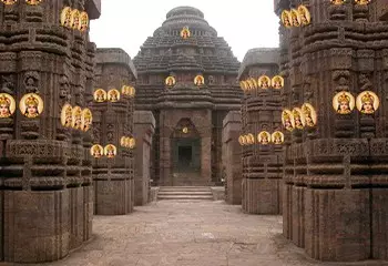 Diep in India's oude tempel met seksbeelden 157_6