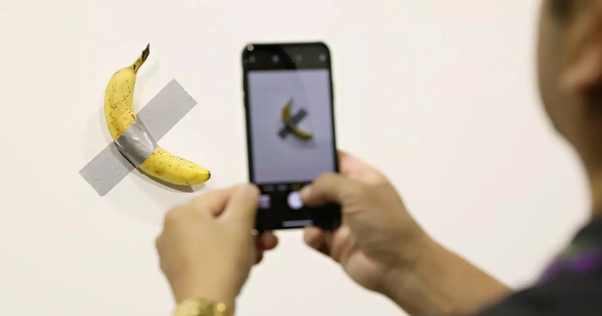 Essa peça de arte de banana de US $ 120 mil estava destinada a terminar mal (e terminou)