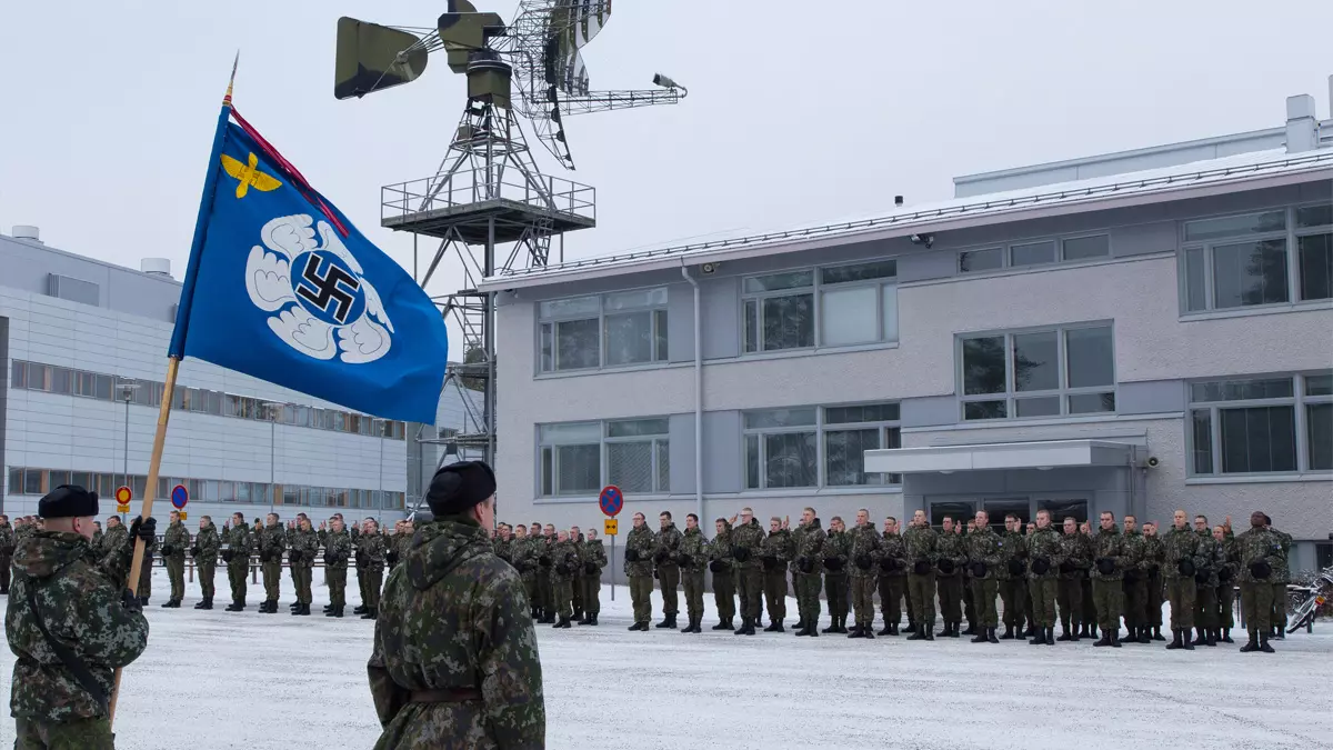 Militè Fenlann nan finalman te debarase m de swastika li yo