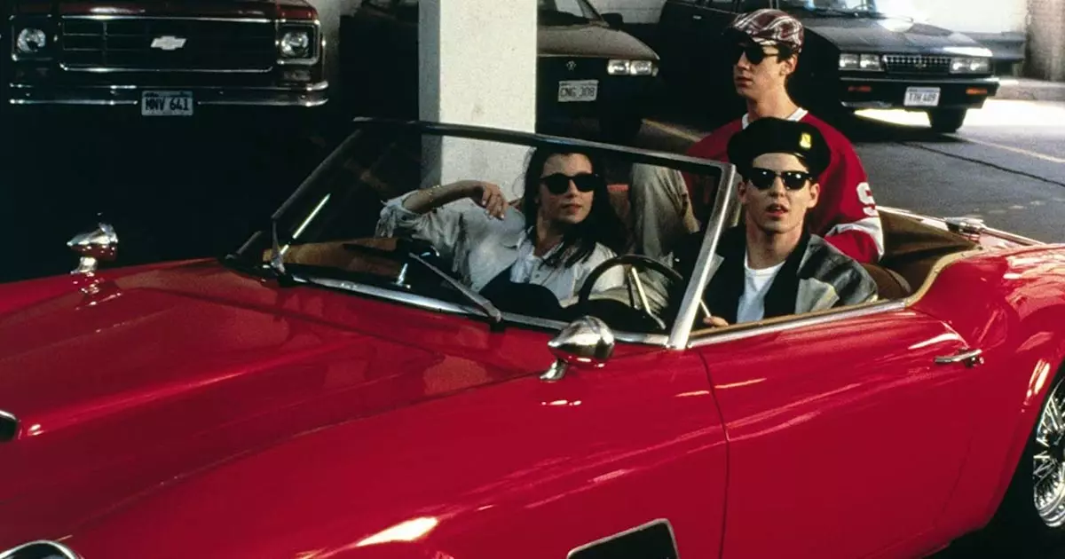 Ferris Bueller avtomobili sotiladi... Lekin bu ahmoqona