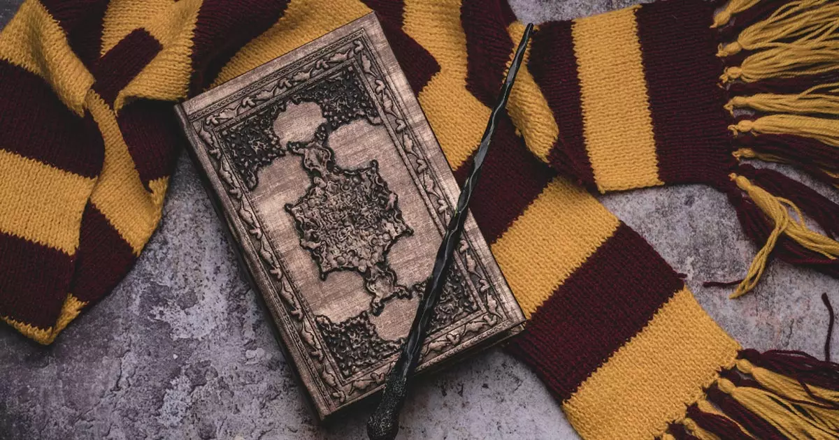 Sitolo Yovomerezeka ya Harry Potter Ikubwera Pachikwama Chanu