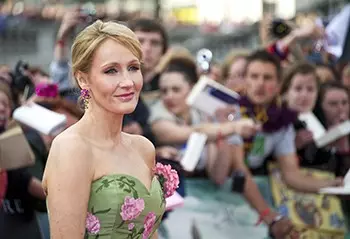 Waarom is Britse celebs sulke volslae rukke vir transmense? - J.K. Rowling