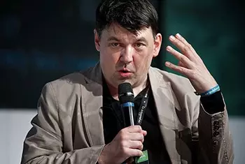 Waarom is Britse celebs sulke volslae rukke vir transmense? - Graham Linehan